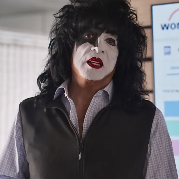 Billy Idol e Paul Stanley tornano in ufficio per uno spot - Radiofreccia