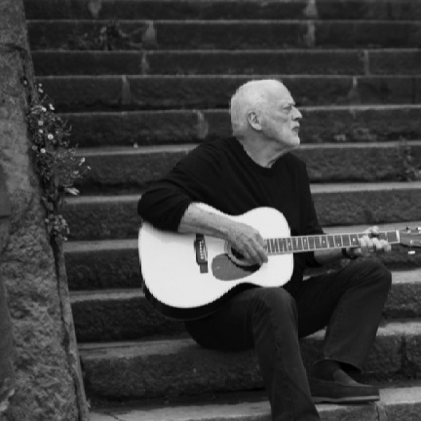 David Gilmour si sta preparando al tour che lo porterà in Italia ...